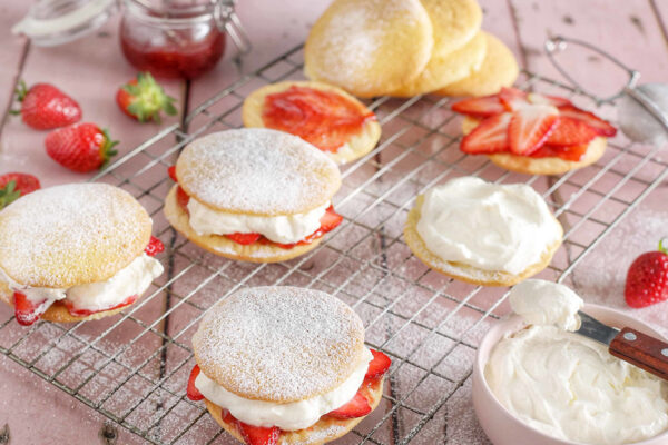 Sponge Drops with Strawberries & Cream - Odlums